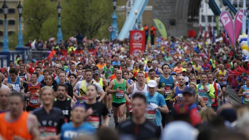 Running blind: How do you run the London Marathon without sight? - BBC News