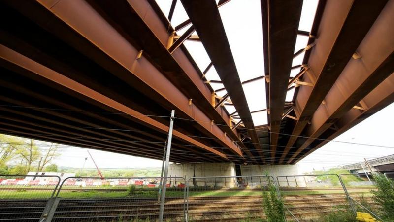 Gateshead: A1 bridge to open to traffic from 1 September - BBC News