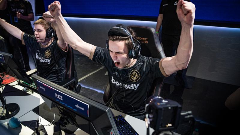 Why Fnatic is giving fans a chance to part-own the team - BBC News