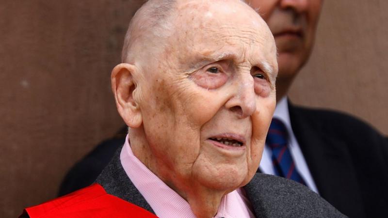 Phyllis Latour: The secret life of a WW2 heroine revealed - BBC News