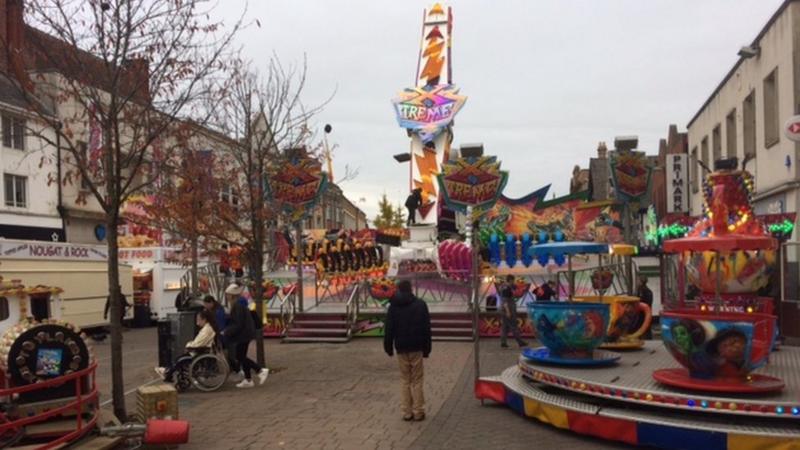 Loughborough Fair: Town's centuries-old street fair returns - BBC News