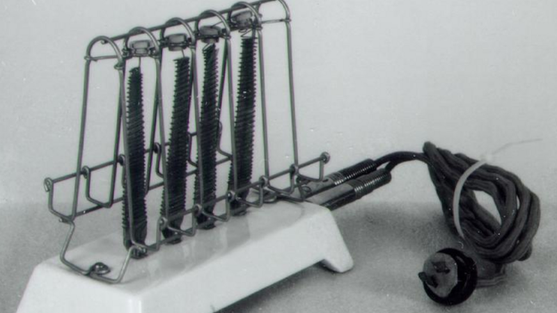 Alan MacMasters: How the great online toaster hoax was exposed - BBC News