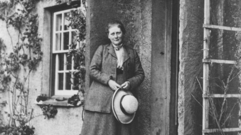 Beatrix Potter story Kitty-in-Boots discovered after 100 years - BBC News