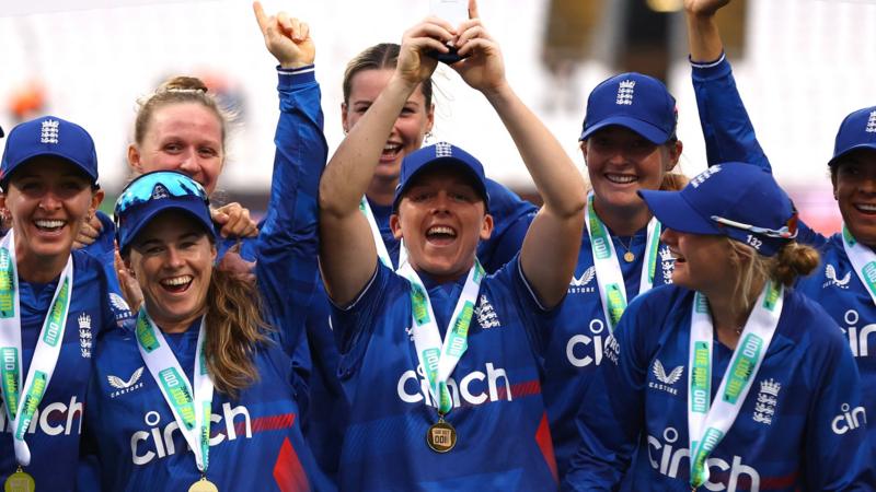 England Women's Cricket Team - BBC Sport
