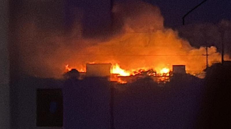 Crews tackle large-scale barn fire near Coningsby - BBC News