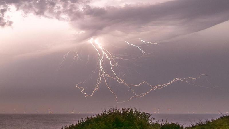 UK weather: Thunderstorm warning after storms hit UK overnight - BBC News