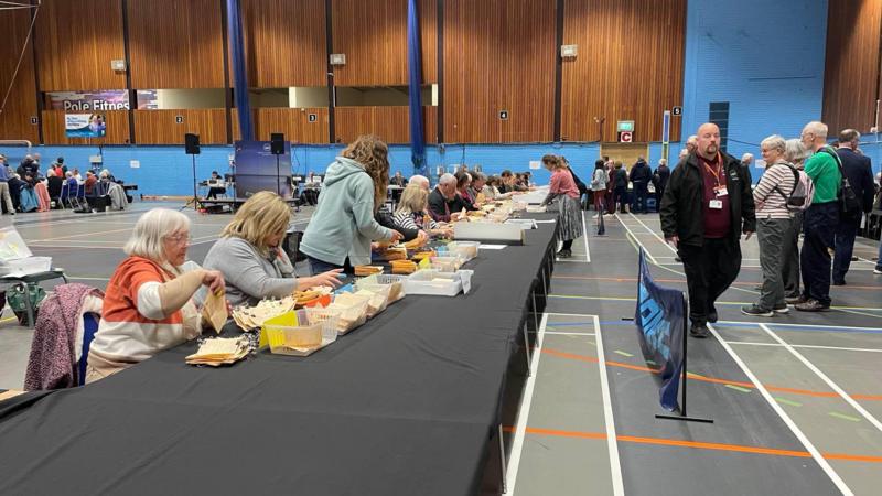 Worthing Borough Council - BBC News