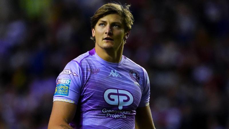 Wigan Warriors: Forward Sam Walters signs new contract until 2029 - BBC ...