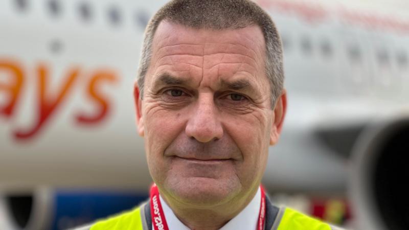 Jet2 opens new base and starts flights from London Luton Airport - BBC News