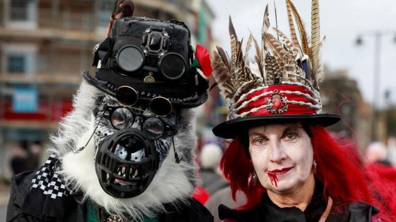 Whitby Goth Weekend draws crowds to seaside town - BBC News