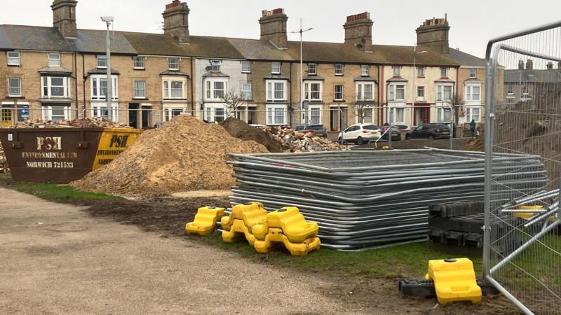 £1.9m project to regenerate Lowestoft seafront gets under way - BBC News