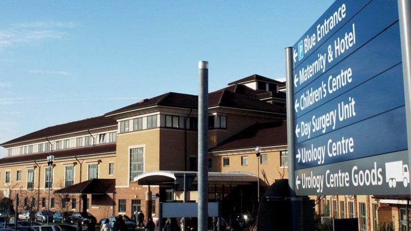 Families to meet regulators over NHS maternity failings - BBC News