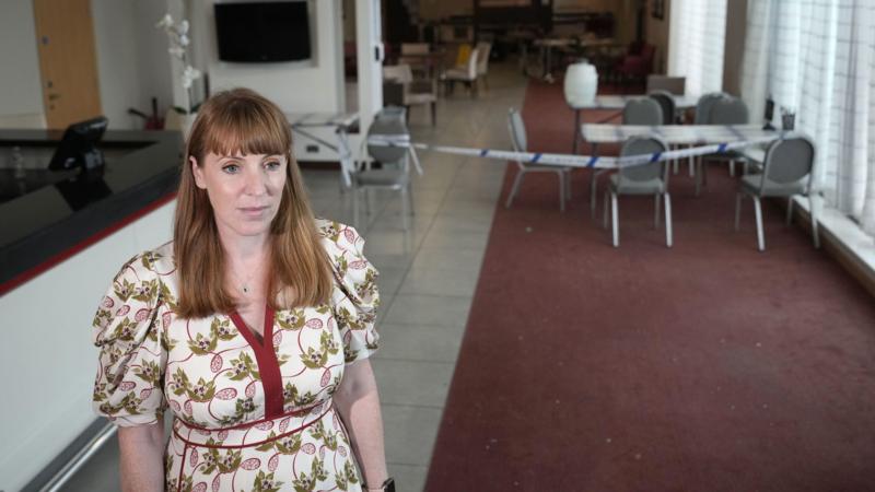 Three arrested in Barnsley town centre after rival groups clash - BBC News