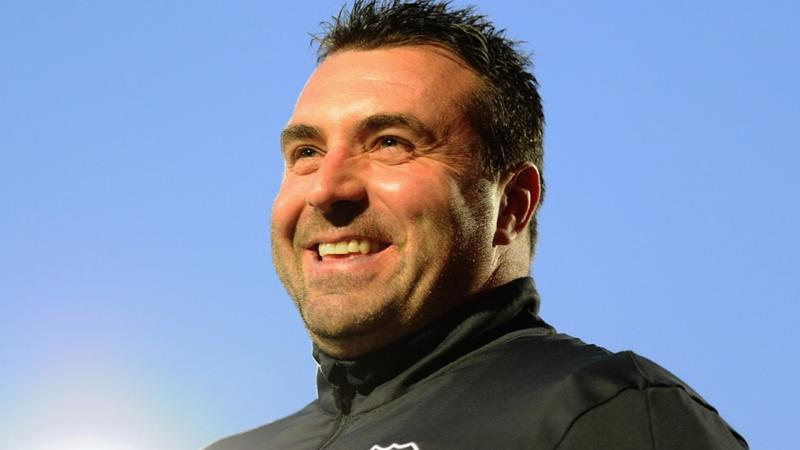 Everton's under-23 squad help buy house for homeless - BBC News