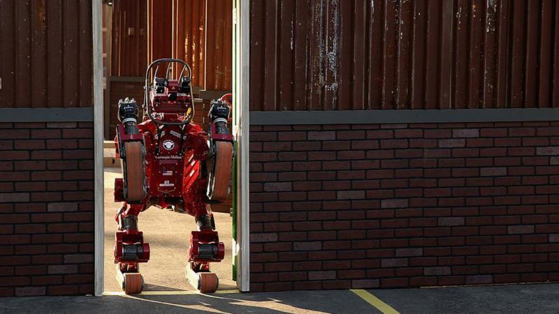 Can machines keep us safe from cyber-attack? - BBC News