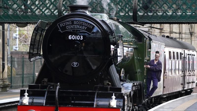 Sheffield's new steam locomotives go on show - BBC News