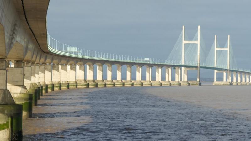 Severn bridges: M4 Severn crossing reopens toll free - BBC News