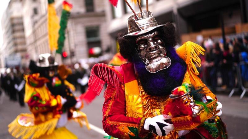 In pictures: London's New Year's Day parade - BBC News