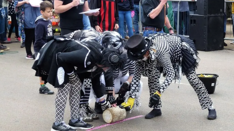 Village of Stilton hosts historical cheese rolling festival - BBC News