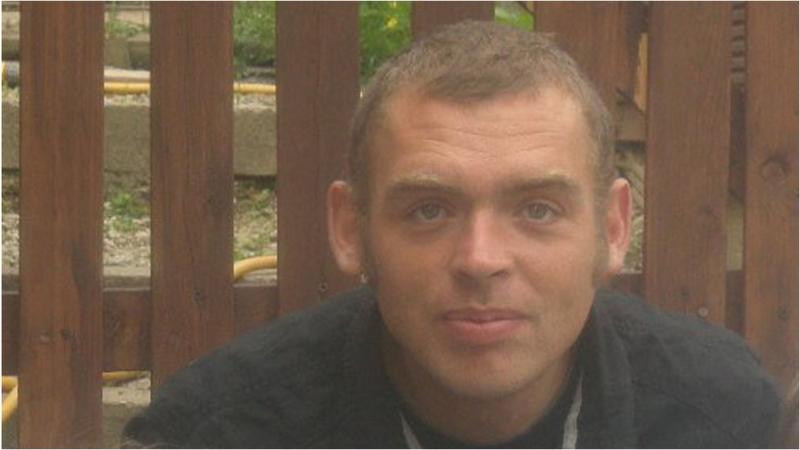 Police Taser blamed for fire death of Andrew Pimlott - BBC News