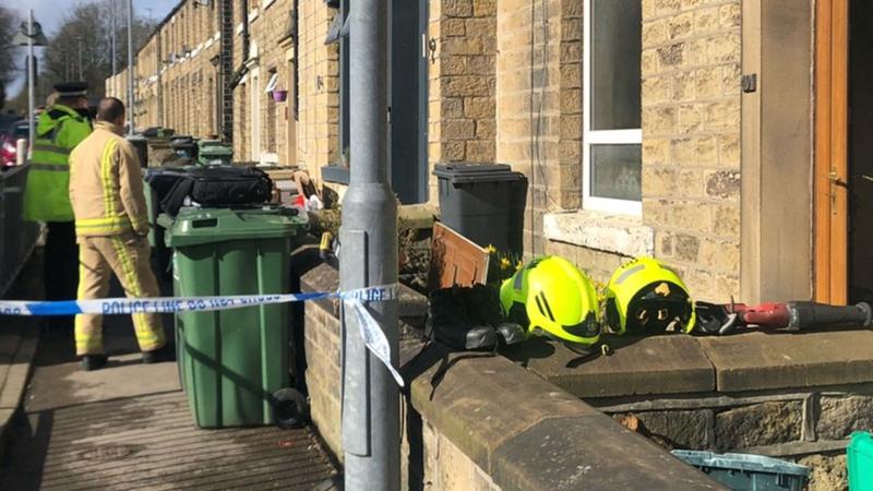 Elderly man dies after Slaithwaite house fire - BBC News