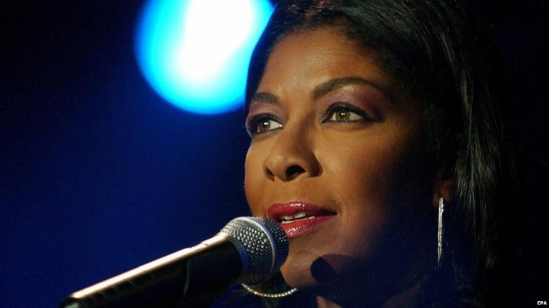 Natalie Cole, R&B and jazz singer, dies aged 65 - BBC News