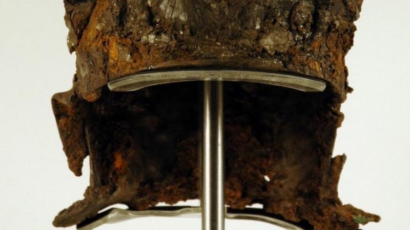 Unique Roman helmet found in Leicestershire field on display again ...