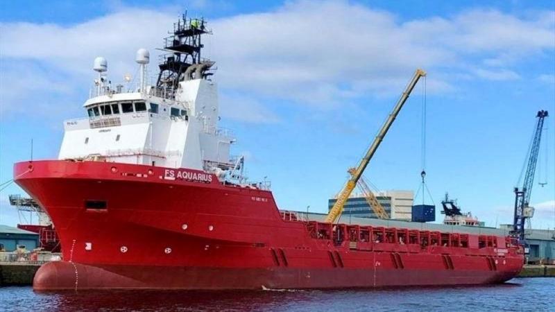 Stowaway baby rabbits found on North Sea drilling rig - BBC News