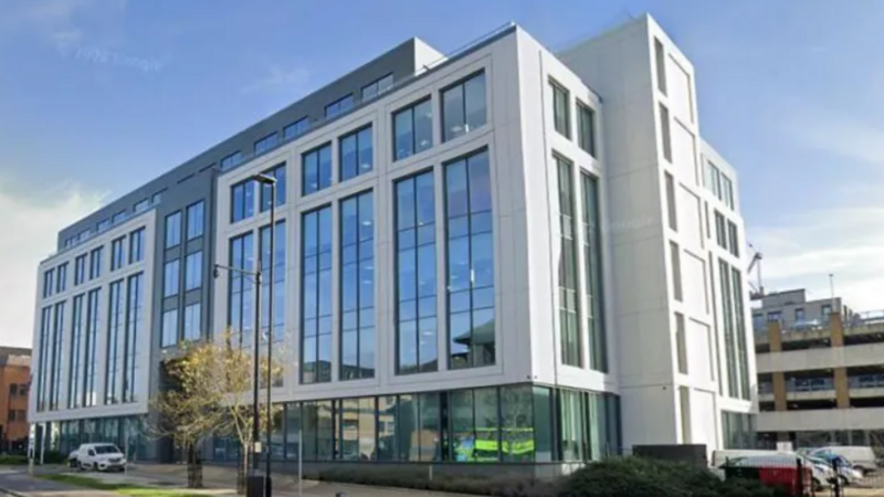 Slough Borough Council behind on tax collection - BBC News