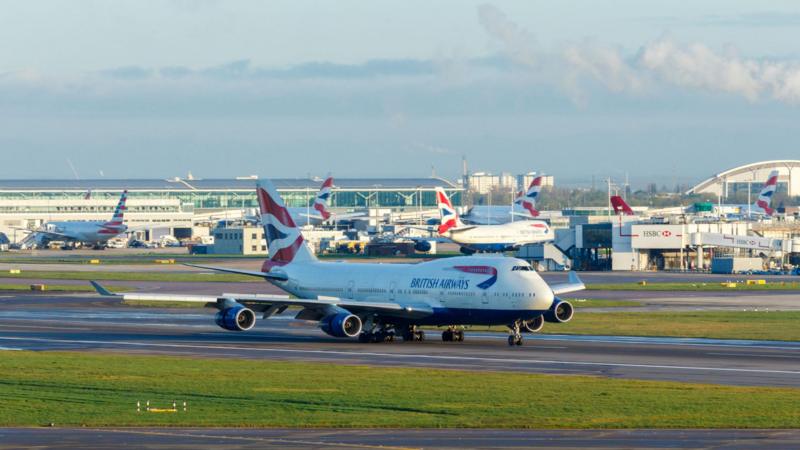 Heathrow third runway plans 'catastrophic' - BBC News