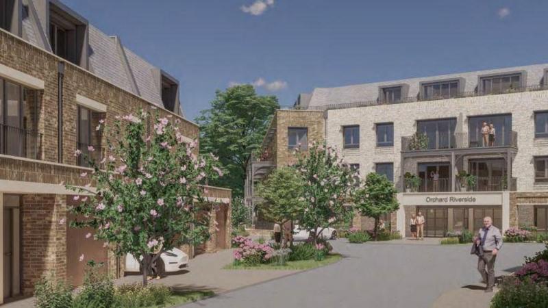 Elmbridge Borough Council - BBC News