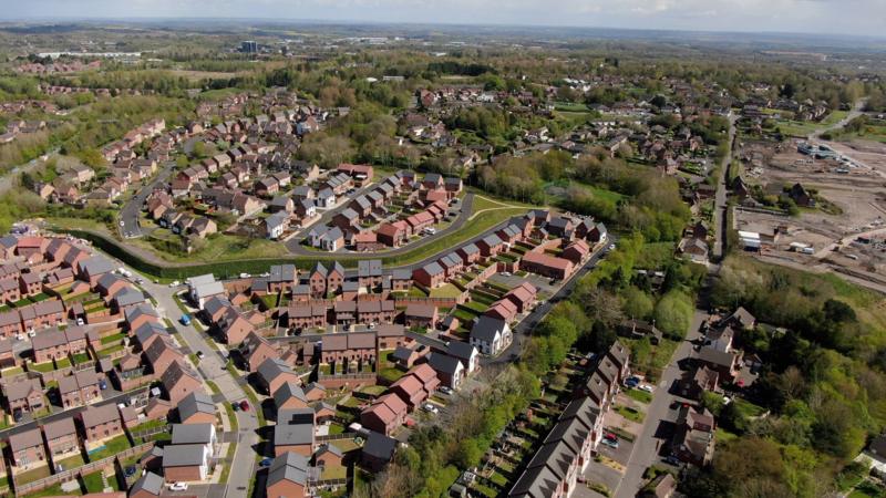 Courts in crisis: The struggle for justice in one English town - BBC News