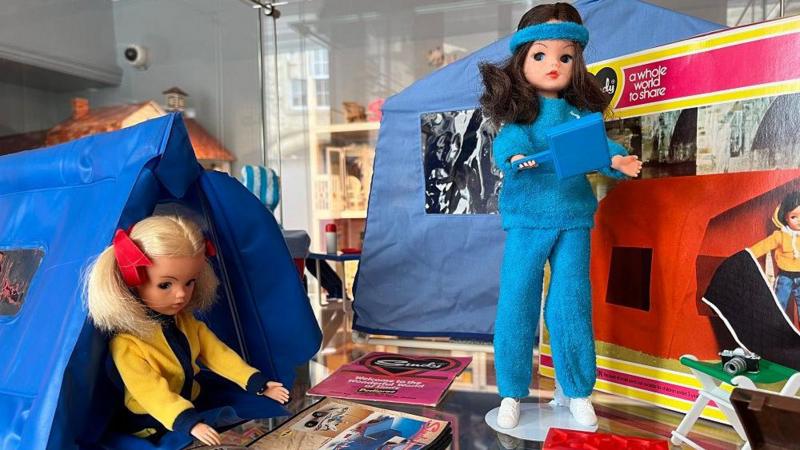 Sindy at 60: Fans celebrate six decades of childhood toy - BBC News