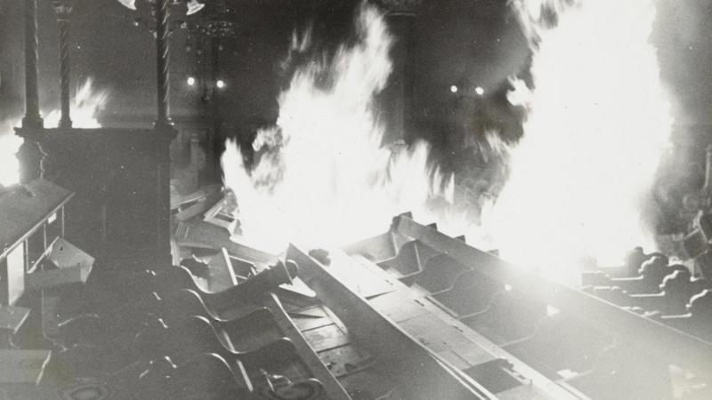 Kristallnacht: Pictures capture horrors of 1938 Nazi pogrom - BBC News