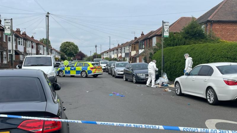 Woman, 18, arrested after man stabbed in leg - BBC News