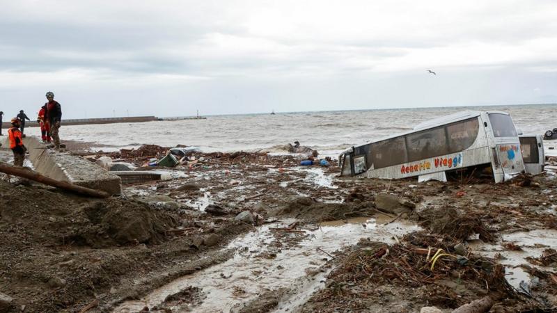 Italy landslide: Five bodies found as rescue work continues - BBC News