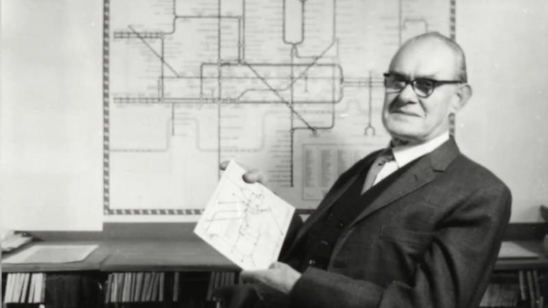 London Underground: Play tells map creator Harry Beck's story - BBC News