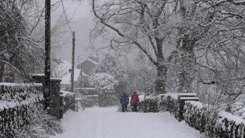Snowy scenes from around the UK - BBC Weather