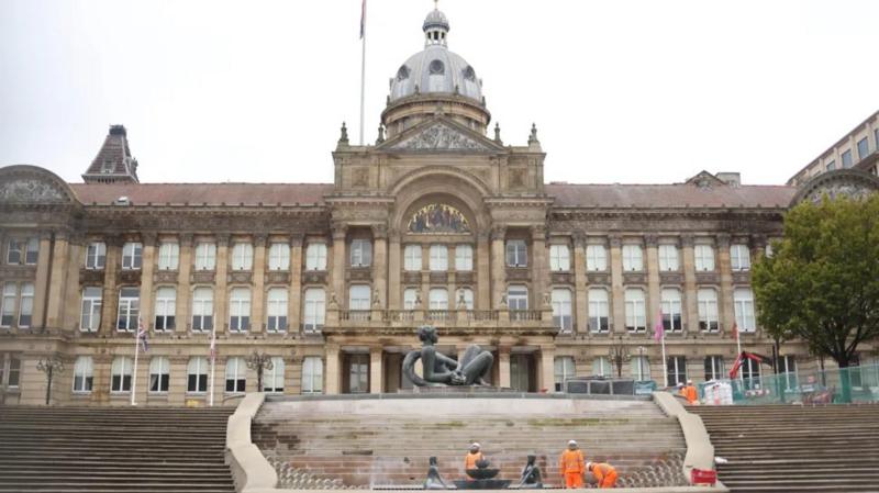 'Bankrupt’ Birmingham reveals 21% council tax rise - BBC News