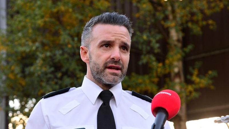 Strabane bomb attack: Police say device was 'a viable explosive' - BBC News