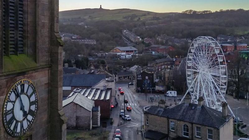 Giant wheel to give visitors bird's eye view of Darwen - BBC News