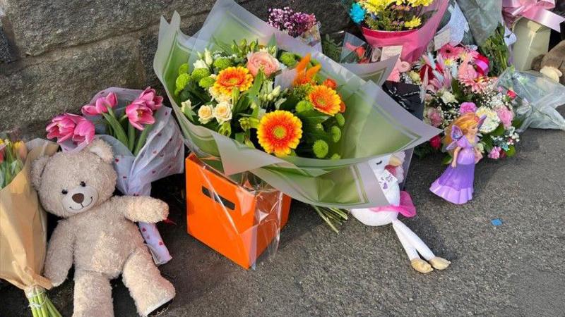 Girl, 13, who died in Prescot house fire named in school tribute - BBC News