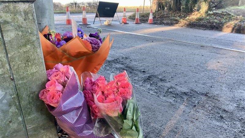 Floral tributes left after girl, 16, dies in Tadcaster bus crash - BBC News