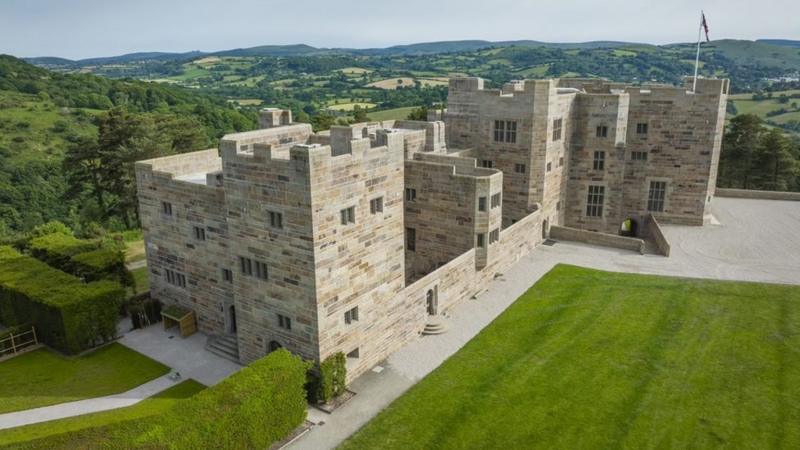 Floral spectacular as Castle Drogo celebrates 50 years - BBC News