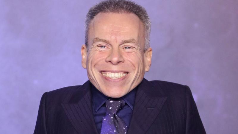 Warwick Davis: Harry Potter actor to receive Bafta Fellowship - BBC News