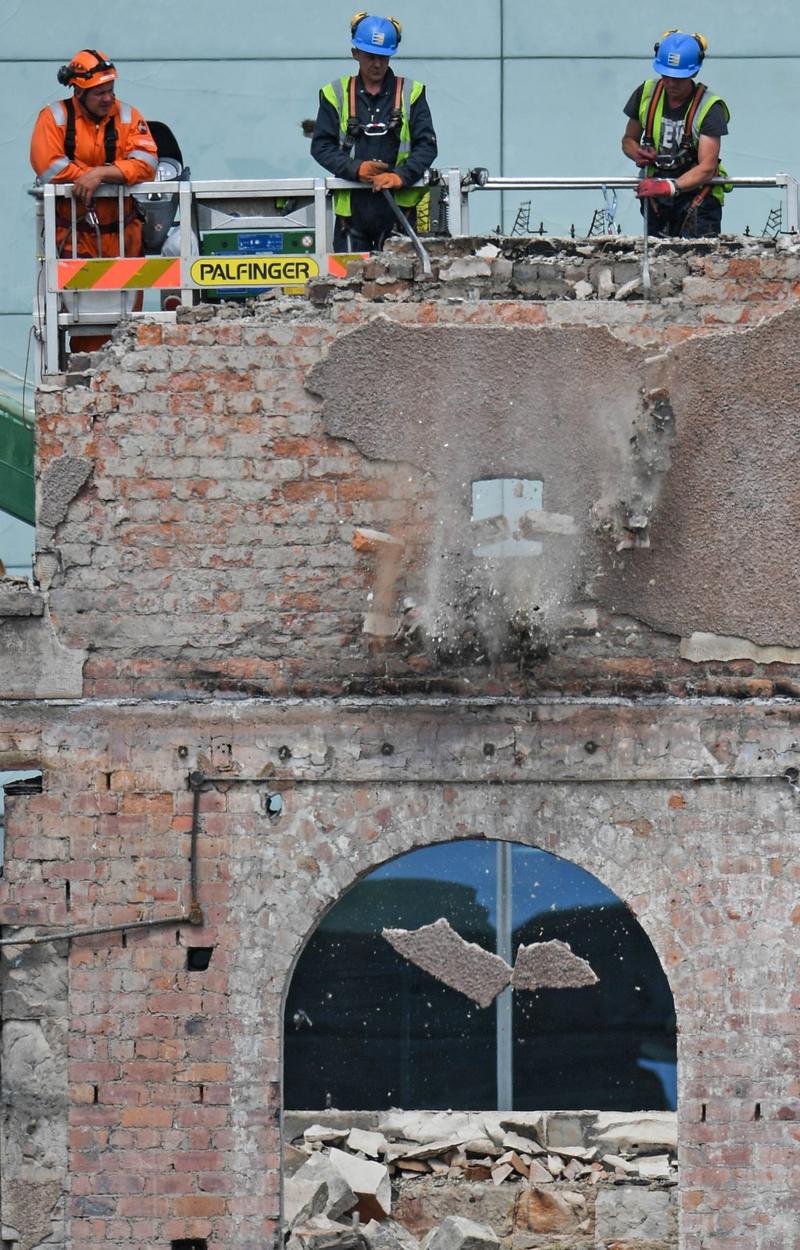 Taking down the Mack piece by piece - BBC News