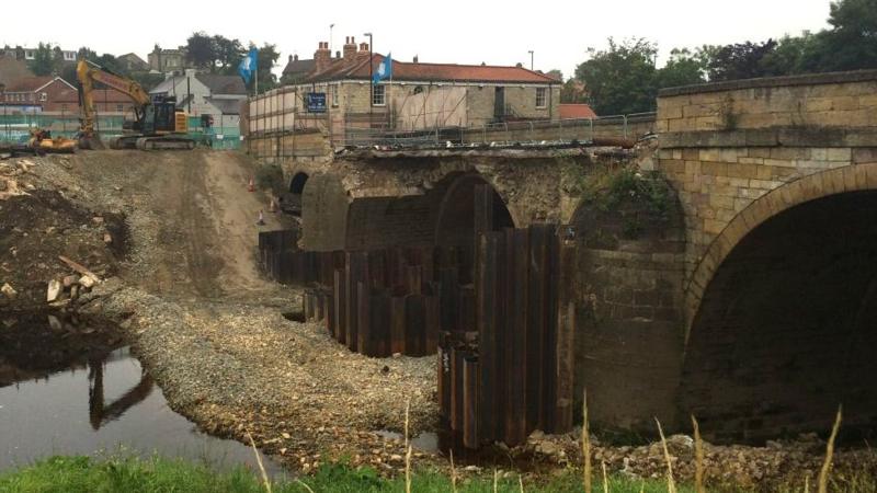 Tadcaster Bridge closed to traffic for second time in month - BBC News