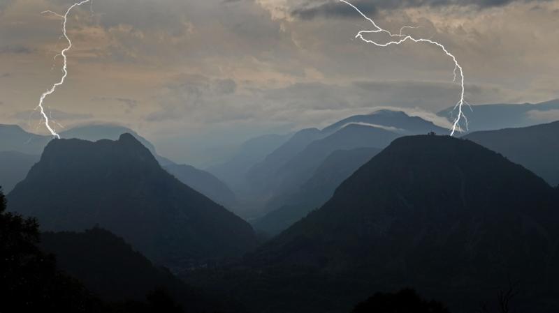 What is a thunderstorm and can it thunder without rain? - BBC Weather