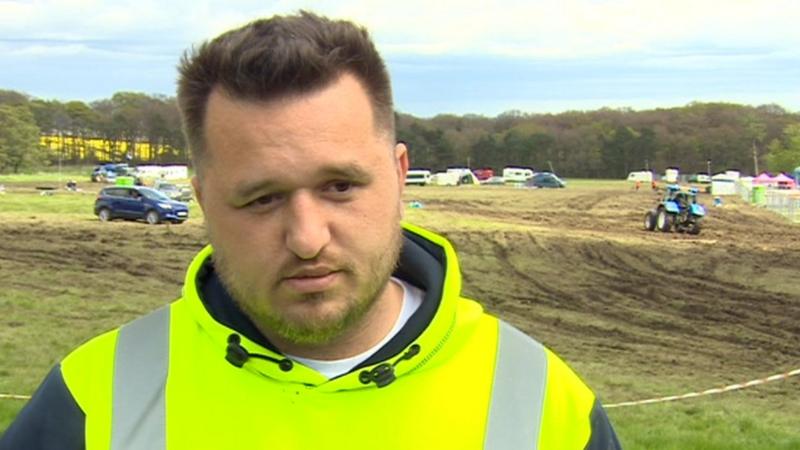 Northern Kin Festival: Organiser defends 'mud bath' event - BBC News