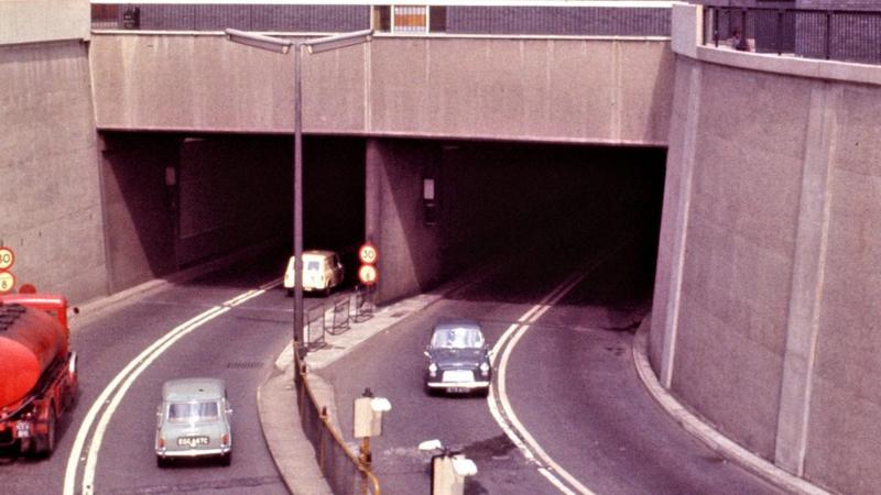 Clyde Tunnel: Unseen photos revealed on 60th anniversary - BBC News